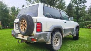 White Nissan Patrol 2000 in Bauska, with an engine capacity of 3.00 L and mileage of 363 thousand km for 12500 €, photo 5 on AUTOMOTO.COM.LV