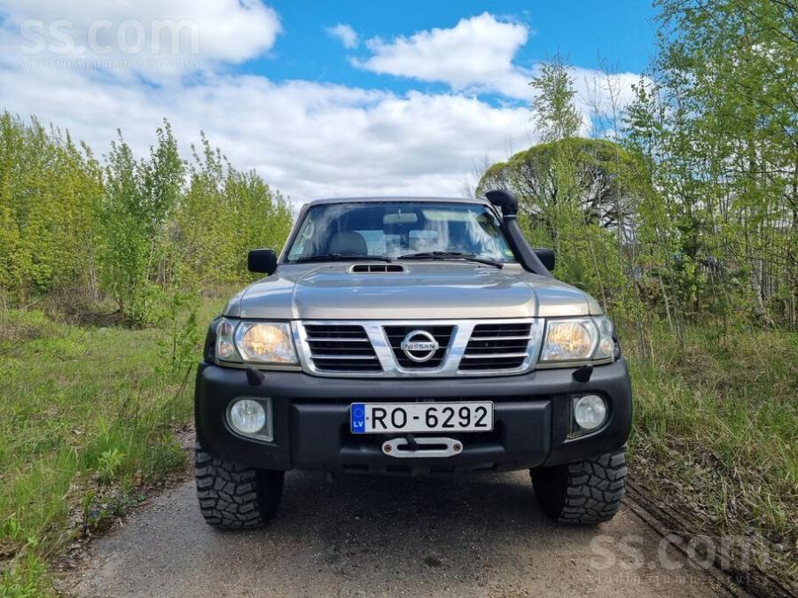 Yellow Nissan Patrol 2003 in Jelgava, with an engine capacity of 3.00 L and mileage of 366 thousand km for 7500 €, photo 3 on AUTOMOTO.COM.LV