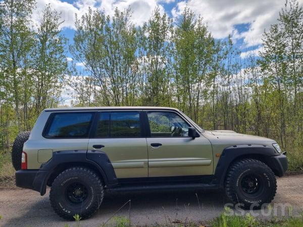 Yellow Nissan Patrol 2003 in Jelgava, with an engine capacity of 3.00 L and mileage of 366 thousand km for 7500 €, photo 4 on AUTOMOTO.COM.LV