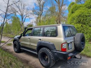 Yellow Nissan Patrol 2003 in Jelgava, with an engine capacity of 3.00 L and mileage of 366 thousand km for 7500 €, photo 5 on AUTOMOTO.COM.LV