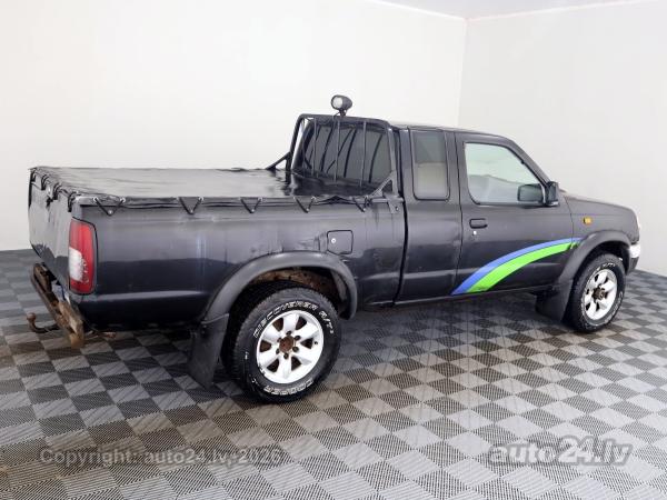 Melns Nissan Pickup 2000 Tallina, ar dzinēja tilpumu 2.50 L un nobraukumu 388 tūkst. km par 1699 €, foto 3 vietnē AUTOMOTO.COM.LV