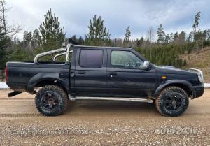 Black Nissan Pickup 2001 in Tartu, with an engine capacity of 2.50 L and mileage of 444 thousand km for 4499 €, photo 4 on AUTOMOTO.COM.LV
