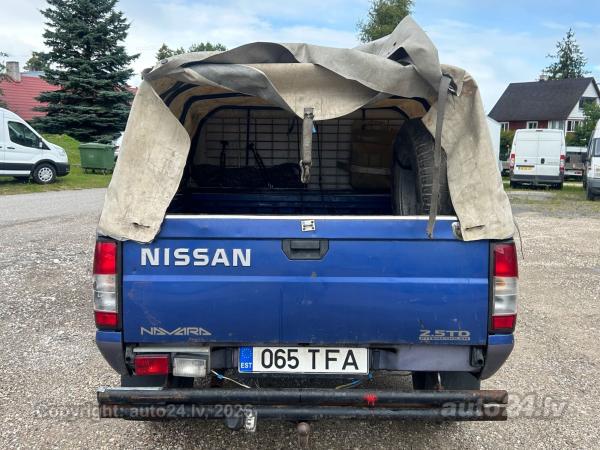 Blue Nissan Pickup 2002 in Valga, with an engine capacity of 2.50 L and mileage of 197 thousand km for 2400 €, photo 6 on AUTOMOTO.COM.LV