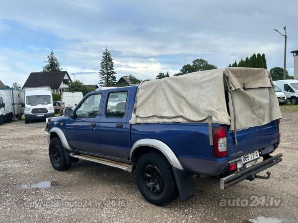 Blue Nissan Pickup 2002 in Valga, with an engine capacity of 2.50 L and mileage of 197 thousand km for 2400 €, photo 8 on AUTOMOTO.COM.LV