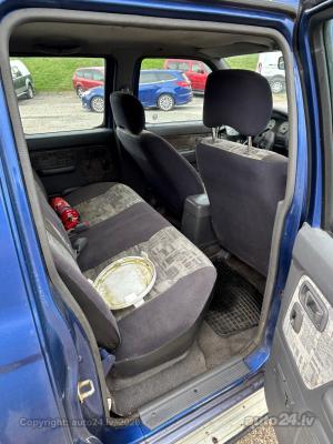 Zils Nissan Pickup 2002 Valga, ar dzinēja tilpumu 2.50 L un nobraukumu 197 tūkst. km par 2400 €, foto 13 vietnē AUTOMOTO.COM.LV