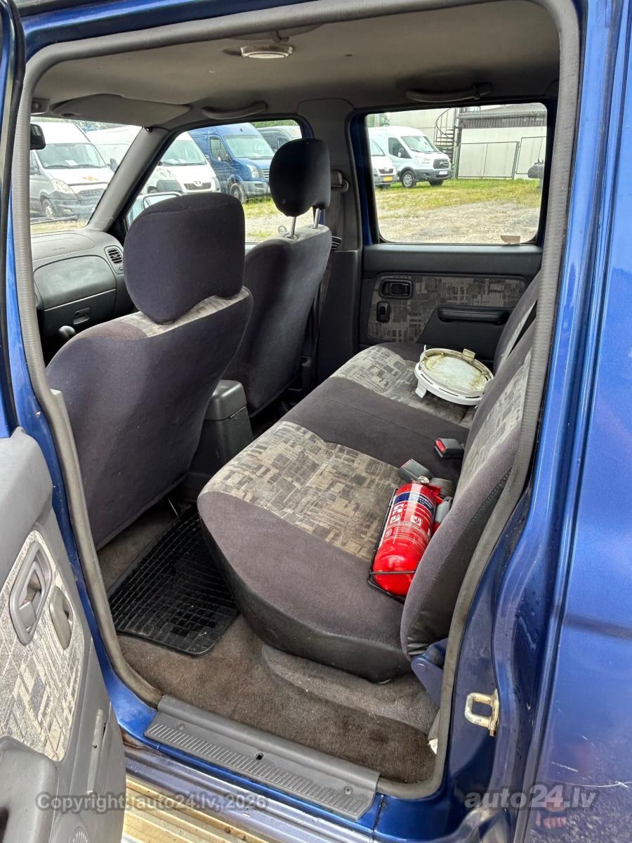 Zils Nissan Pickup 2002 Valga, ar dzinēja tilpumu 2.50 L un nobraukumu 197 tūkst. km par 2400 €, foto 14 vietnē AUTOMOTO.COM.LV