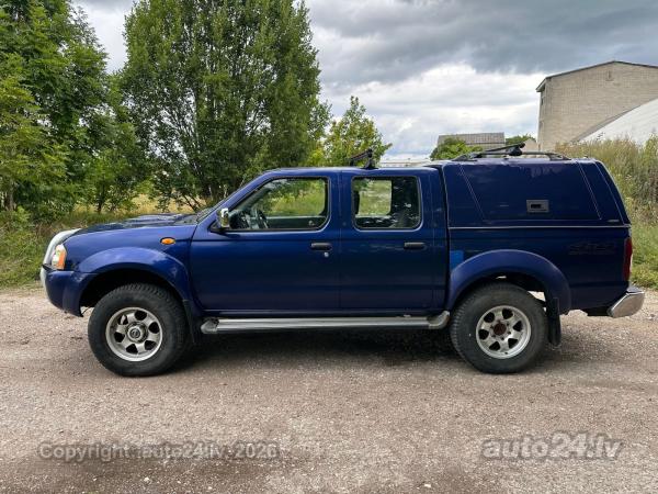 Blue Nissan Pickup 2004 in Tallinn, with an engine capacity of 2.50 L and mileage of 200 thousand km for 4300 €, photo 5 on AUTOMOTO.COM.LV