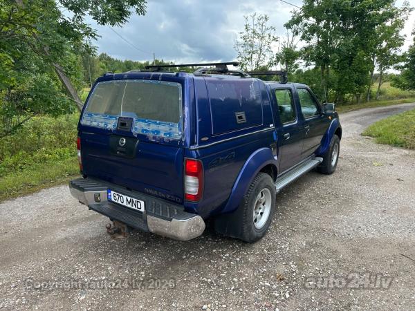 Blue Nissan Pickup 2004 in Tallinn, with an engine capacity of 2.50 L and mileage of 200 thousand km for 4300 €, photo 6 on AUTOMOTO.COM.LV