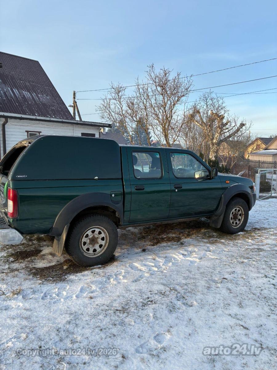Green Nissan Pickup 2005 in Tallinn, with an engine capacity of 2.50 L and mileage of 199 thousand km for 5500 €, photo 1 on AUTOMOTO.COM.LV