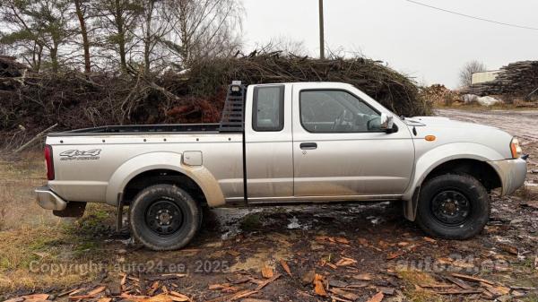 Pelēks Nissan Pickup 2005 Tallina, ar dzinēja tilpumu 2.50 L un nobraukumu 163 tūkst. km par 8000 €, foto 6 vietnē AUTOMOTO.COM.LV