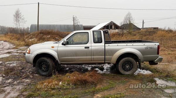 Pelēks Nissan Pickup 2005 Tallina, ar dzinēja tilpumu 2.50 L un nobraukumu 163 tūkst. km par 8000 €, foto 8 vietnē AUTOMOTO.COM.LV