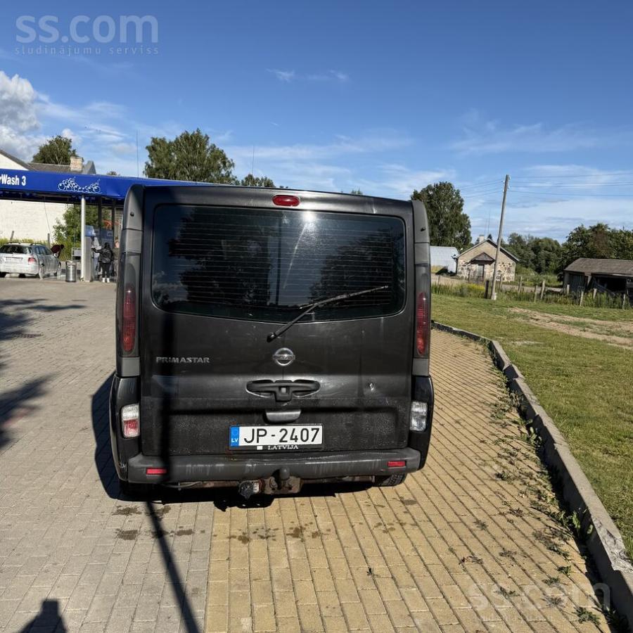 Black Nissan Primastar 2004 in Rezekne, with an engine capacity of 2.50 L and mileage of 0 thousand km for 4500 €, photo 4 on AUTOMOTO.COM.LV