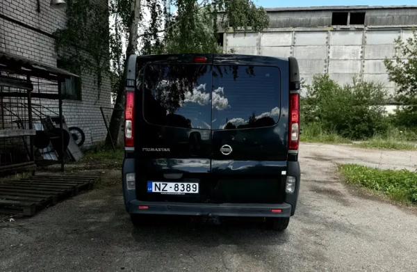 Black Nissan Primastar 2007 in Jelgava, with an engine capacity of 2.00 L and mileage of 264 thousand km for 4200 €, photo 8 on AUTOMOTO.COM.LV