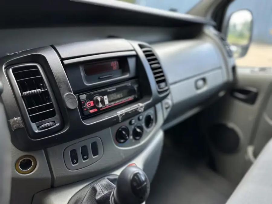 Melns Nissan Primastar 2007 Jelgava, ar dzinēja tilpumu 2.00 L un nobraukumu 264 tūkst. km par 4200 €, foto 13 vietnē AUTOMOTO.COM.LV