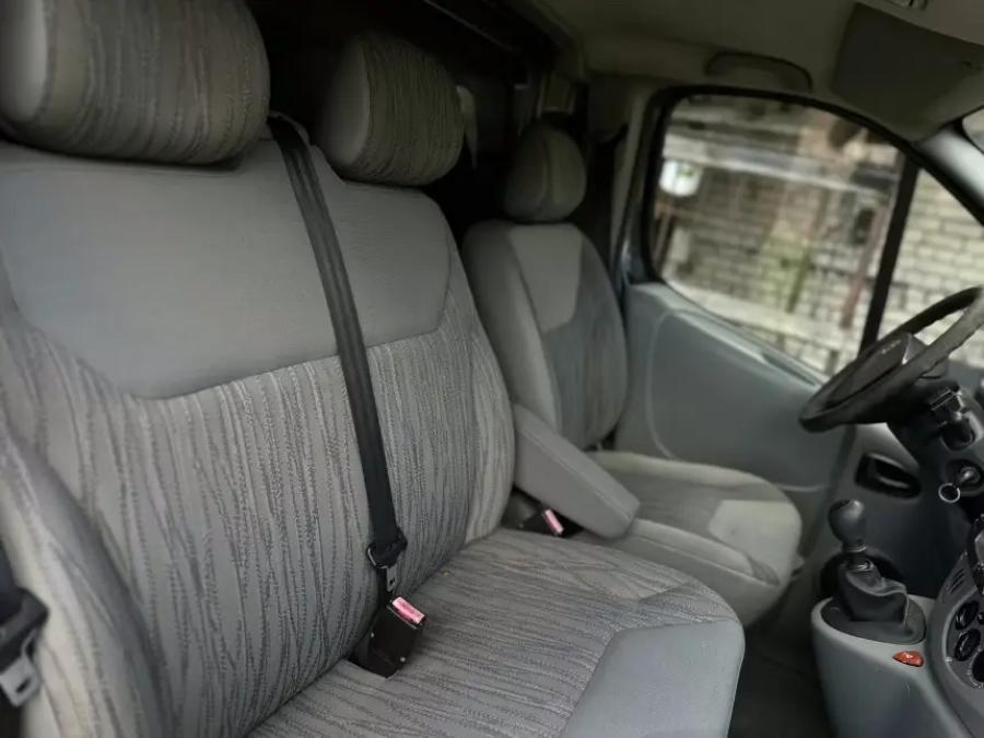 Melns Nissan Primastar 2007 Jelgava, ar dzinēja tilpumu 2.00 L un nobraukumu 264 tūkst. km par 4200 €, foto 16 vietnē AUTOMOTO.COM.LV