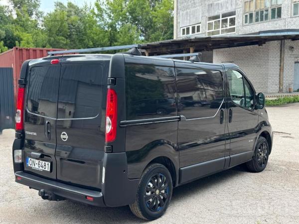 Black Nissan Primastar 2008 in Jelgava, with an engine capacity of 2.00 L and mileage of 274 thousand km for 4750 €, photo 4 on AUTOMOTO.COM.LV