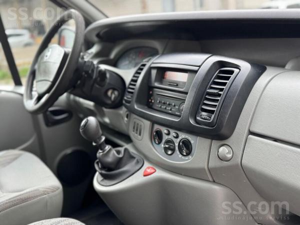 Black Nissan Primastar 2008 in Jelgava, with an engine capacity of 2.00 L and mileage of 274 thousand km for 4750 €, photo 9 on AUTOMOTO.COM.LV