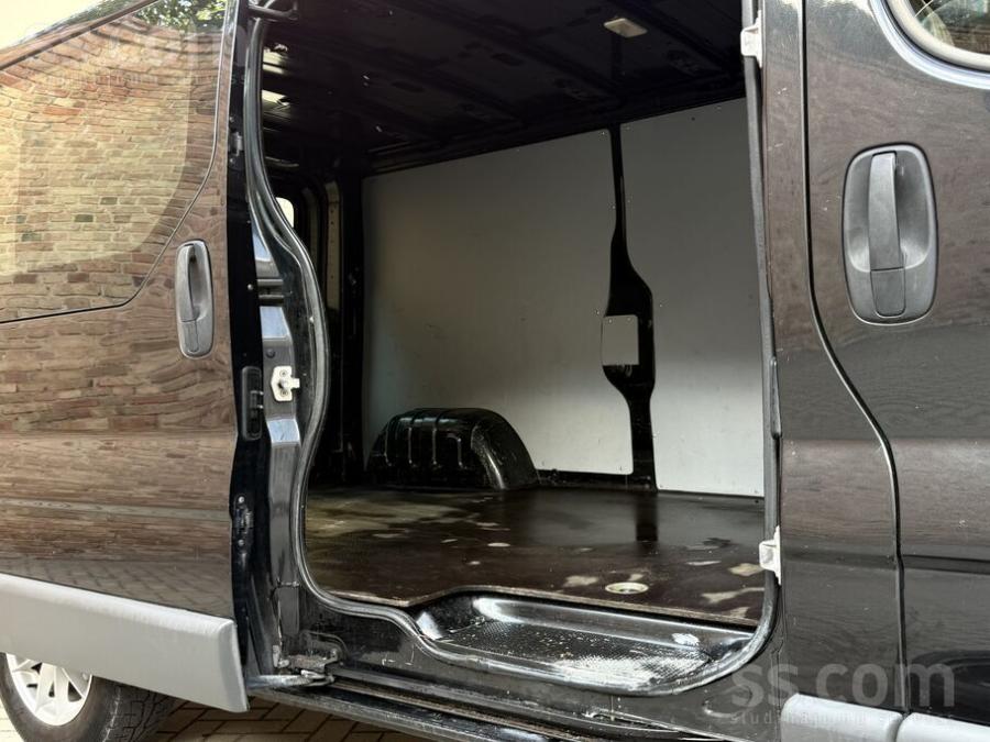 Black Nissan Primastar 2010 in Bauska, with an engine capacity of 2.00 L and mileage of 0 thousand km for 4990 €, photo 11 on AUTOMOTO.COM.LV