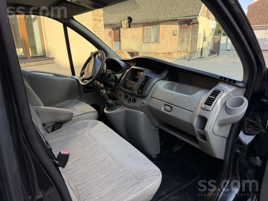 Black Nissan Primastar 2010 in Bauska, with an engine capacity of 2.00 L and mileage of 0 thousand km for 4990 €, photo 13 on AUTOMOTO.COM.LV