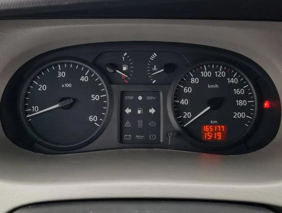 Zils Nissan Primastar 2005 Ogre, ar dzinēja tilpumu 1.90 L un nobraukumu 165 tūkst. km par 6750 €, foto 16 vietnē AUTOMOTO.COM.LV