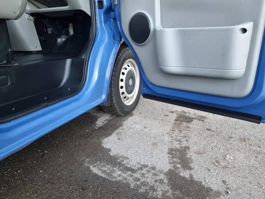 Zils Nissan Primastar 2005 Ogre, ar dzinēja tilpumu 1.90 L un nobraukumu 165 tūkst. km par 6750 €, foto 20 vietnē AUTOMOTO.COM.LV