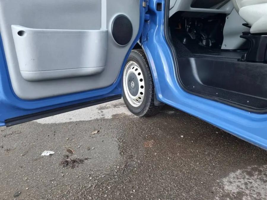 Zils Nissan Primastar 2005 Ogre, ar dzinēja tilpumu 1.90 L un nobraukumu 165 tūkst. km par 6750 €, foto 21 vietnē AUTOMOTO.COM.LV