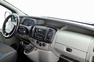Green Nissan Primastar 2003 in Tallinn, with an engine capacity of 1.90 L and mileage of 328 thousand km for 2299 €, photo 6 on AUTOMOTO.COM.LV
