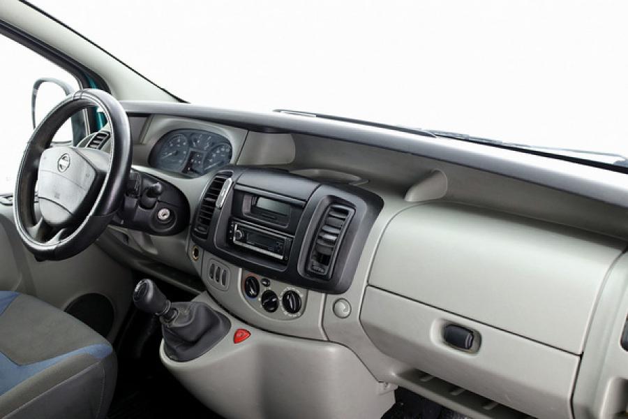 Green Nissan Primastar 2003 in Tallinn, with an engine capacity of 1.90 L and mileage of 328 thousand km for 2299 €, photo 6 on AUTOMOTO.COM.LV