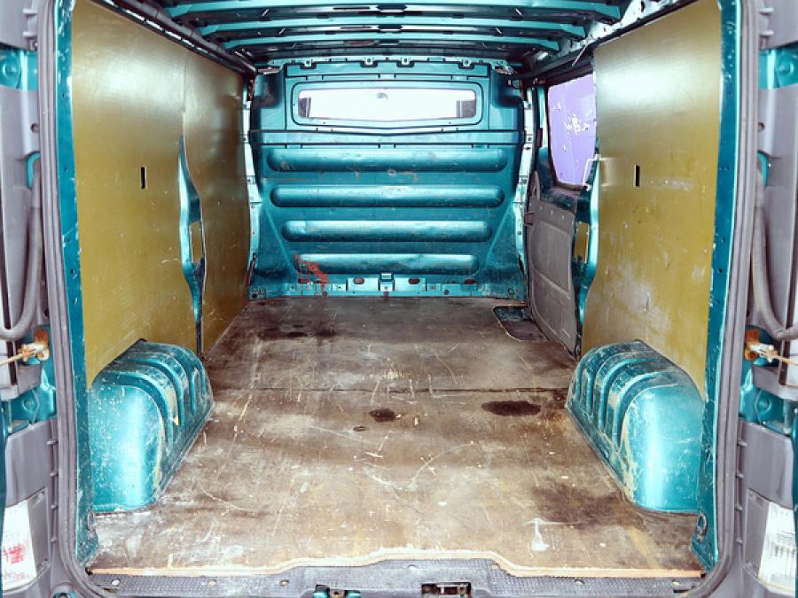 Green Nissan Primastar 2003 in Tallinn, with an engine capacity of 1.90 L and mileage of 328 thousand km for 2299 €, photo 9 on AUTOMOTO.COM.LV