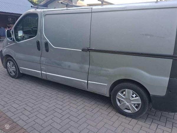 Pelēks Nissan Primastar 2006 Jonava, ar dzinēja tilpumu 1.87 L un nobraukumu 240 tūkst. km par 1600 €, foto 5 vietnē AUTOMOTO.COM.LV