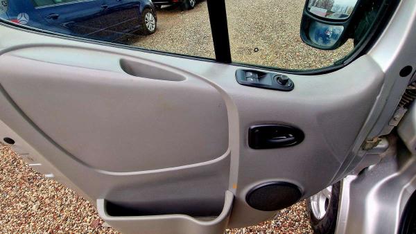 Pelēks Nissan Primastar 2009 Kretinga, ar dzinēja tilpumu 2.46 L un nobraukumu 320 tūkst. km par 7499 €, foto 11 vietnē AUTOMOTO.COM.LV