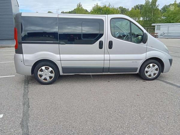 Grey Nissan Primastar 2012 in Kaunas, with an engine capacity of 2.00 L and mileage of 237 thousand km for 7300 €, photo 6 on AUTOMOTO.COM.LV