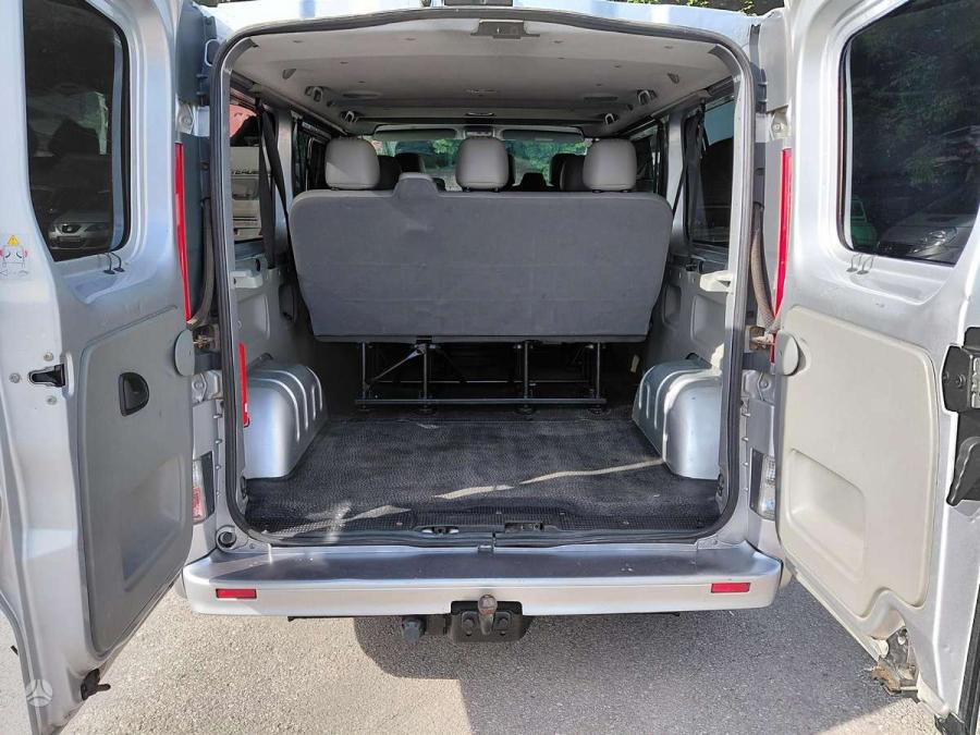 Grey Nissan Primastar 2013 in Klaipeda, with an engine capacity of 2.00 L and mileage of 305 thousand km for 8500 €, photo 13 on AUTOMOTO.COM.LV