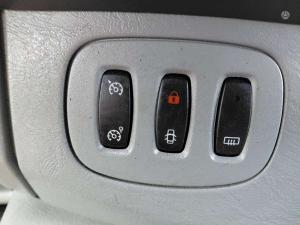 Grey Nissan Primastar 2013 in Klaipeda, with an engine capacity of 2.00 L and mileage of 305 thousand km for 8500 €, photo 27 on AUTOMOTO.COM.LV