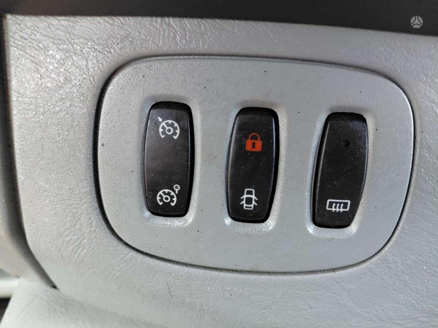 Grey Nissan Primastar 2013 in Klaipeda, with an engine capacity of 2.00 L and mileage of 305 thousand km for 8500 €, photo 27 on AUTOMOTO.COM.LV