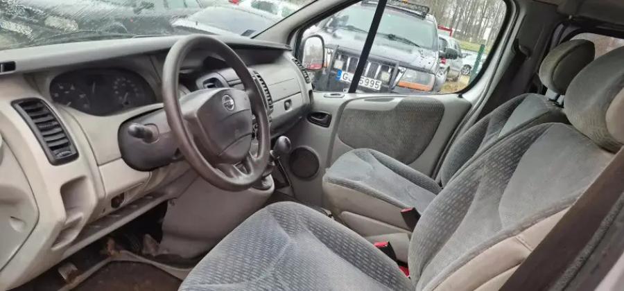 Pelēks Nissan Primastar 2006 Valmiera, ar dzinēja tilpumu 1.90 L un nobraukumu 576 tūkst. km par 3200 €, foto 10 vietnē AUTOMOTO.COM.LV