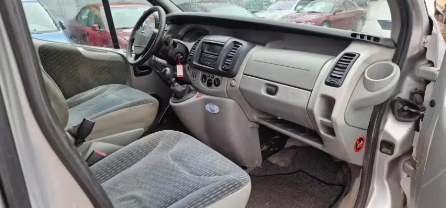 Pelēks Nissan Primastar 2006 Valmiera, ar dzinēja tilpumu 1.90 L un nobraukumu 576 tūkst. km par 3200 €, foto 11 vietnē AUTOMOTO.COM.LV