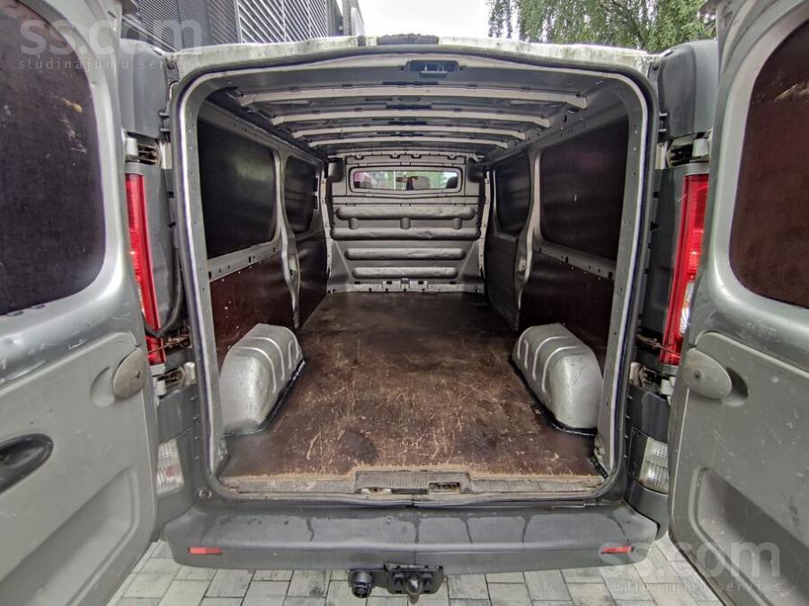 Pelēks Nissan Primastar 2007 Rīga, ar dzinēja tilpumu 2.00 L un nobraukumu 400 tūkst. km par 3950 €, foto 12 vietnē AUTOMOTO.COM.LV