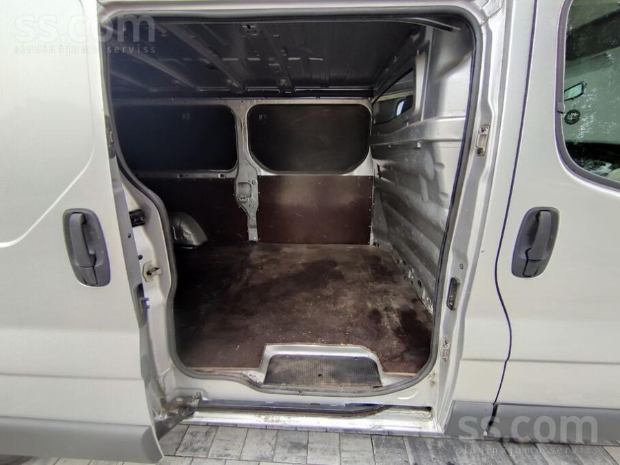 Pelēks Nissan Primastar 2007 Rīga, ar dzinēja tilpumu 2.00 L un nobraukumu 400 tūkst. km par 3950 €, foto 13 vietnē AUTOMOTO.COM.LV