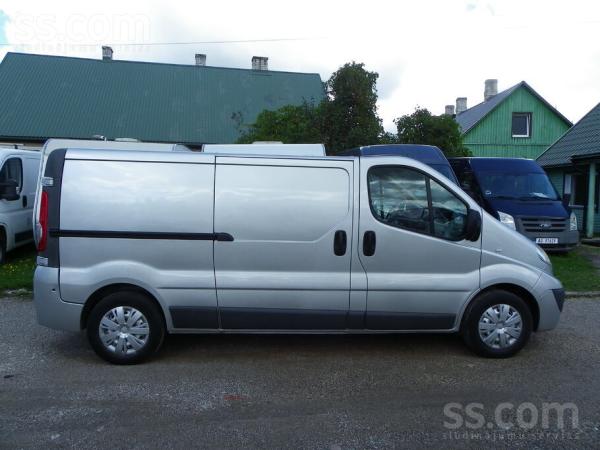 Grey Nissan Primastar 2014 in Valka, with an engine capacity of 2.00 L and mileage of 236 thousand km for 5999 €, photo 4 on AUTOMOTO.COM.LV