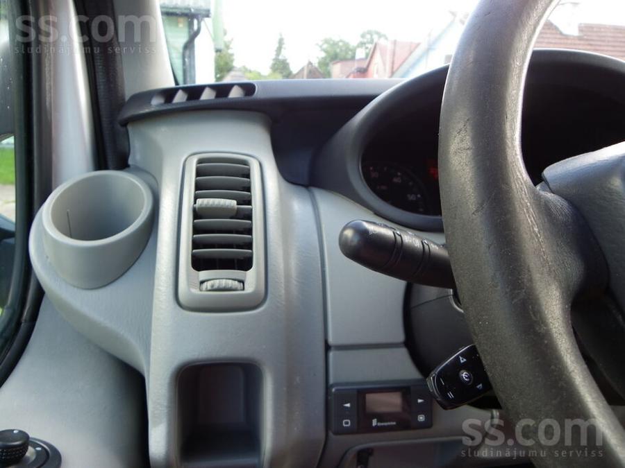 Pelēks Nissan Primastar 2014 Valka, ar dzinēja tilpumu 2.00 L un nobraukumu 236 tūkst. km par 5999 €, foto 12 vietnē AUTOMOTO.COM.LV