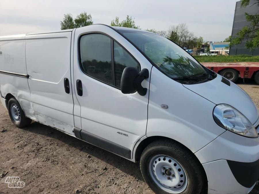 Balts Nissan Primastar 2014 Šauļi, ar dzinēja tilpumu 2.00 L un nobraukumu 155 tūkst. km par 5199 €, foto 4 vietnē AUTOMOTO.COM.LV