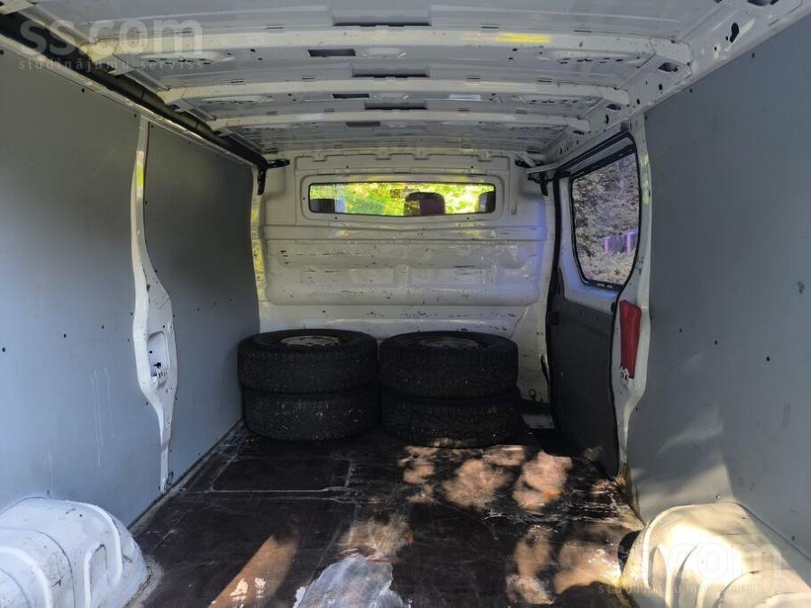 Balts Nissan Primastar 2007 Valmiera, ar dzinēja tilpumu 2.50 L un nobraukumu 427 tūkst. km par 2950 €, foto 17 vietnē AUTOMOTO.COM.LV