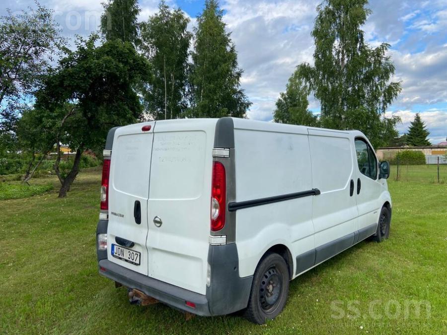 White Nissan Primastar 2009 in Riga, with an engine capacity of 2.00 L and mileage of 0 thousand km for 4250 €, photo 5 on AUTOMOTO.COM.LV