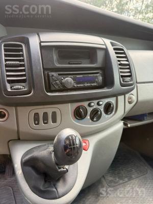 White Nissan Primastar 2009 in Riga, with an engine capacity of 2.00 L and mileage of 0 thousand km for 4050 €, photo 7 on AUTOMOTO.COM.LV