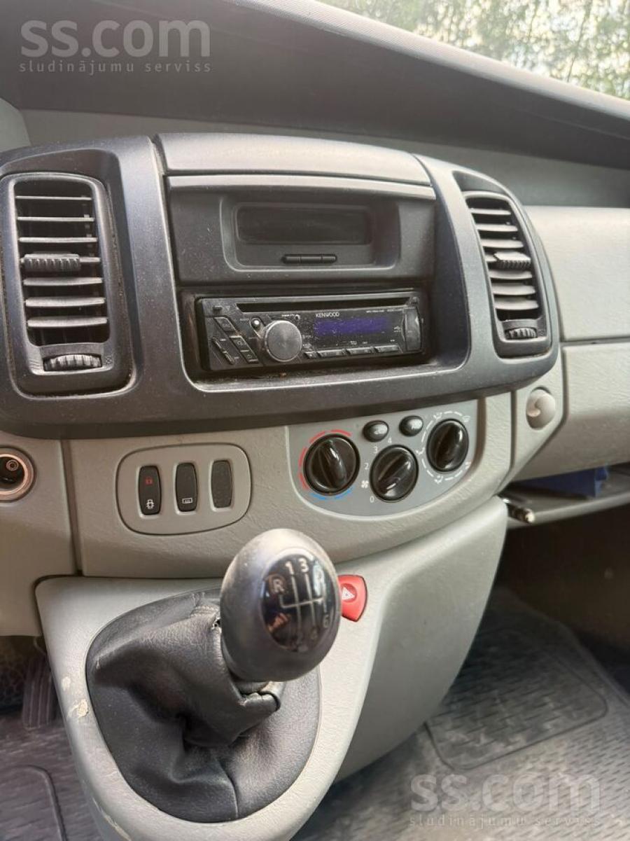 White Nissan Primastar 2009 in Riga, with an engine capacity of 2.00 L and mileage of 0 thousand km for 4050 €, photo 7 on AUTOMOTO.COM.LV