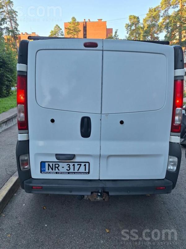 Balts Nissan Primastar 2009 Ogre, ar dzinēja tilpumu 2.00 L un nobraukumu 342 tūkst. km par 3800 €, foto 10 vietnē AUTOMOTO.COM.LV