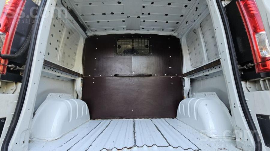 White Nissan Primastar 2012 in Riga, with an engine capacity of 2.00 L and mileage of 279 thousand km for 4700 €, photo 16 on AUTOMOTO.COM.LV