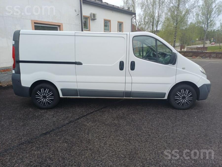 Balts Nissan Primastar 2013 Valmiera, ar dzinēja tilpumu 2.00 L un nobraukumu 354 tūkst. km par 6390 €, foto 5 vietnē AUTOMOTO.COM.LV