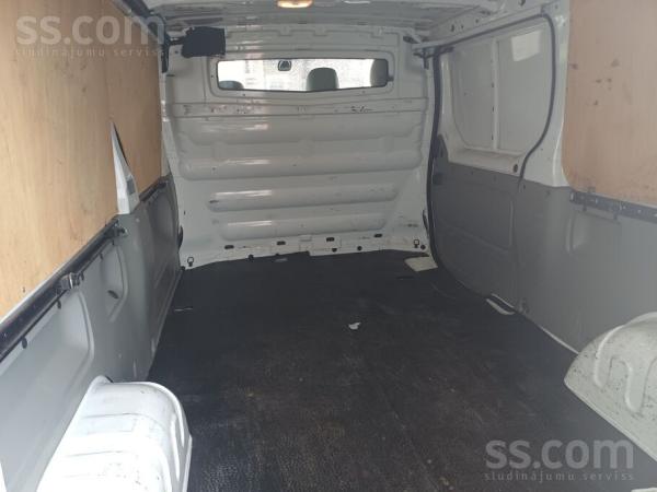 White Nissan Primastar 2013 in Valmiera, with an engine capacity of 2.00 L and mileage of 354 thousand km for 6390 €, photo 8 on AUTOMOTO.COM.LV